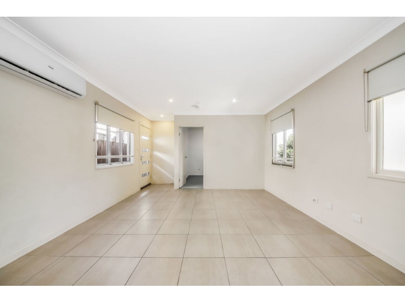 2/30 Wondall Rd, MANLY WEST Apartment for rent | Listed by Ann Berardi ...
