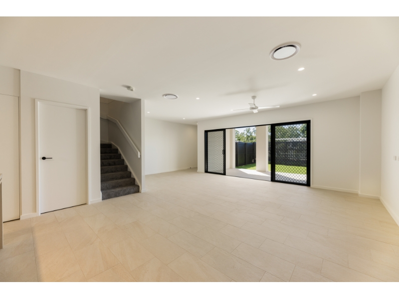 37/100 Champions Crescent, Brookwater Townhouse for rent | Listed by ...