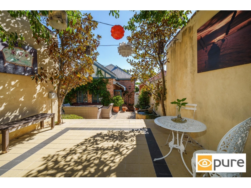 76 Tate Street, WEST LEEDERVILLE House for rent | Listed by Sally ...