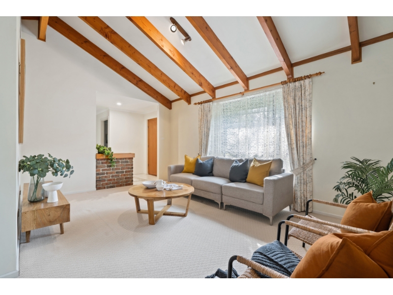 17 Delamere Avenue, Woodcroft House for rent | Listed by Jessica Gatt ...