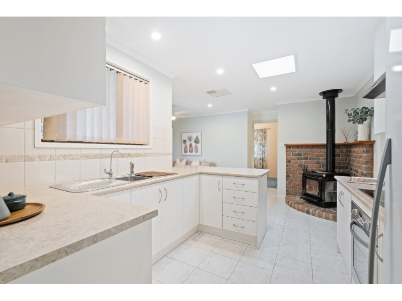 17 Delamere Avenue, Woodcroft House for rent | Listed by Jessica Gatt ...