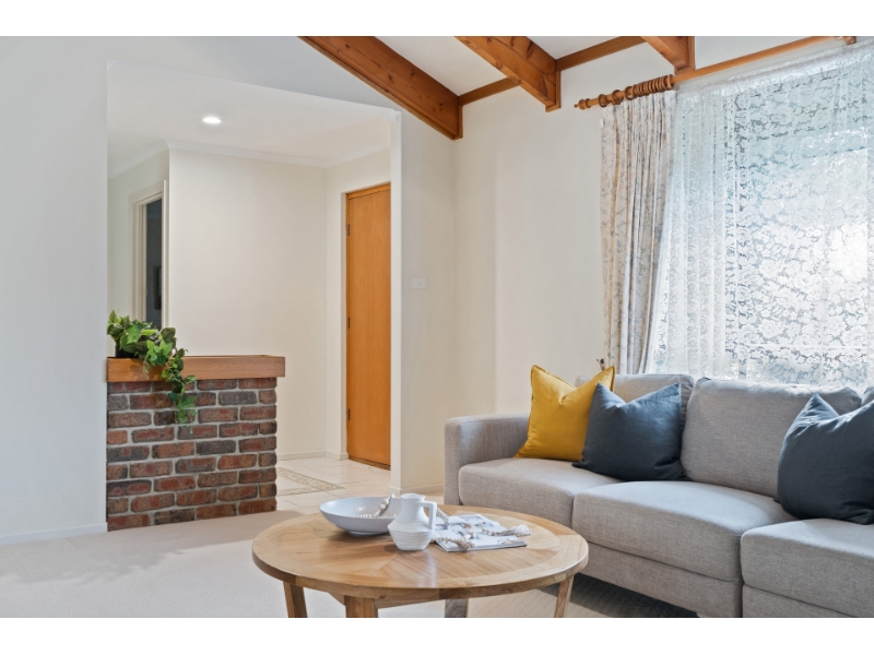 17 Delamere Avenue, Woodcroft House for rent | Listed by Jessica Gatt ...