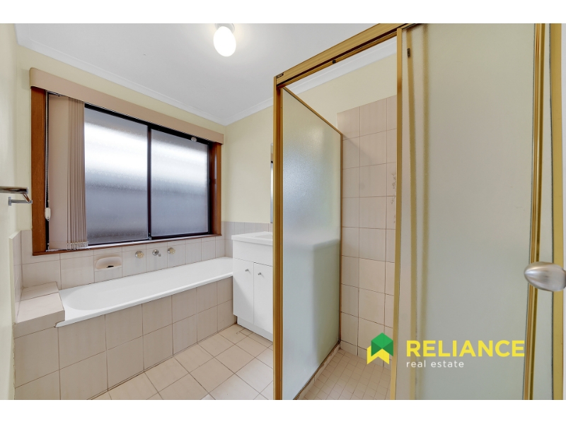 35 Songlark Crescent, Werribee House for rent | Listed by Isha Monga of ...