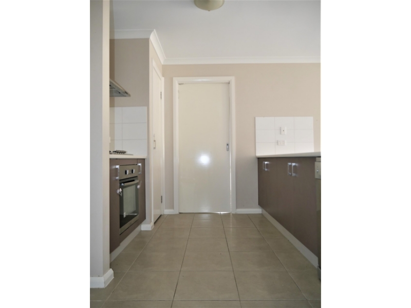 34 Lady Penrhyn Drive, Harkness House for rent | Listed by Melton ...