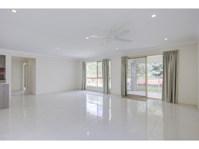 13 Sunrise Crescent, Merrimac House for rent | Listed by Nicole Gatt of ...