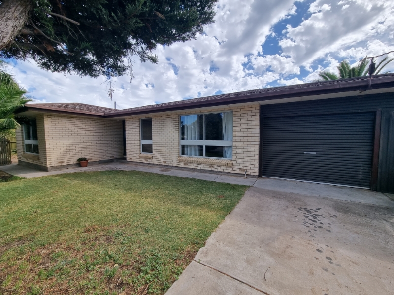 58 Trim Crescent, OLD NOARLUNGA House for rent | Listed by of Harcourts ...