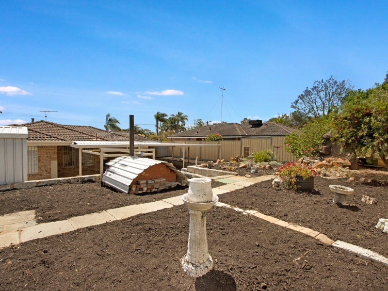 10 Cromer Gardens, PARMELIA House for rent | Listed by of Professionals ...