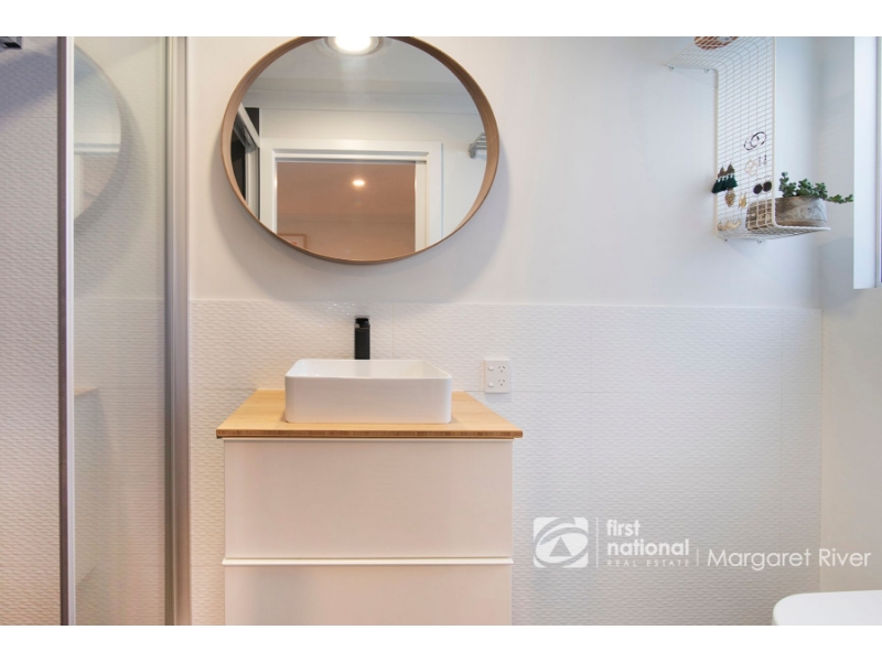 4/37 Village Green Margaret River Wa 6285 Australia, MARGARET RIVER ...