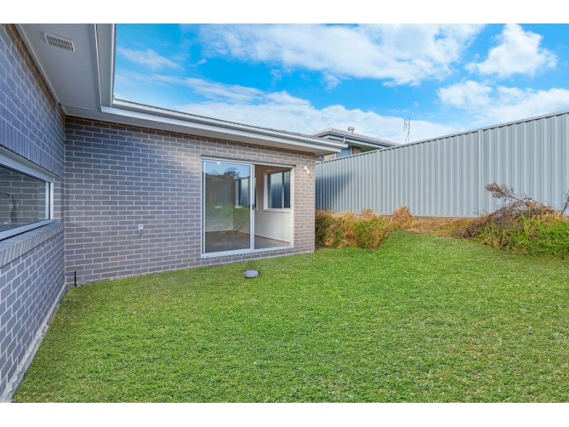 5A Cinnamon Way, MORISSET Townhouse for rent | Listed by Jessica ...