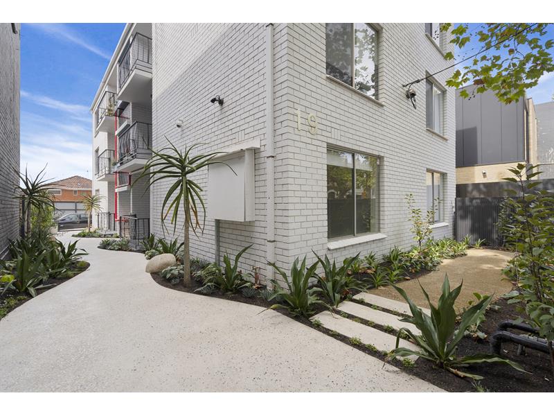 1/19-21 Rankins Road, Kensington Apartment for rent | Listed by Sariah ...