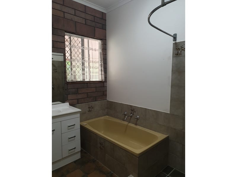 12 Karrinyup Place, MARRARA House for rent | Listed by Crystal ...