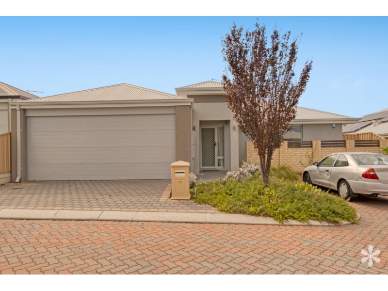 10 Est Lane, ASHBY House for rent | Listed by Michele Langley of Vivid ...