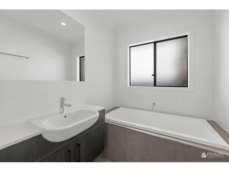 11 Kite Street, The Gap House for rent | Listed by Mitchell Dabb of ...