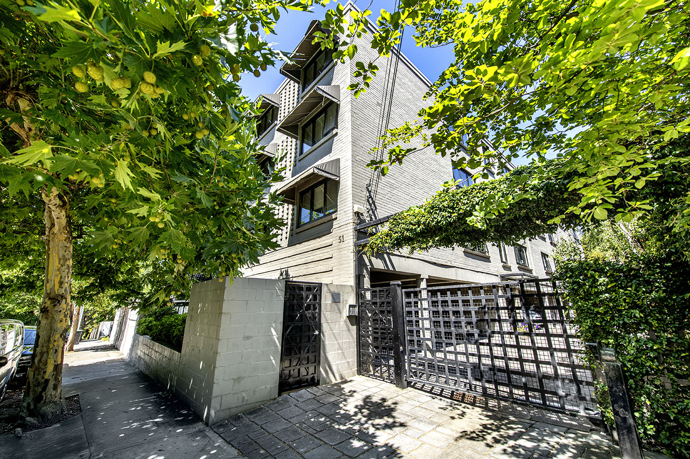 Enjoying a vibrant inner-city location - Living by Pellicano
