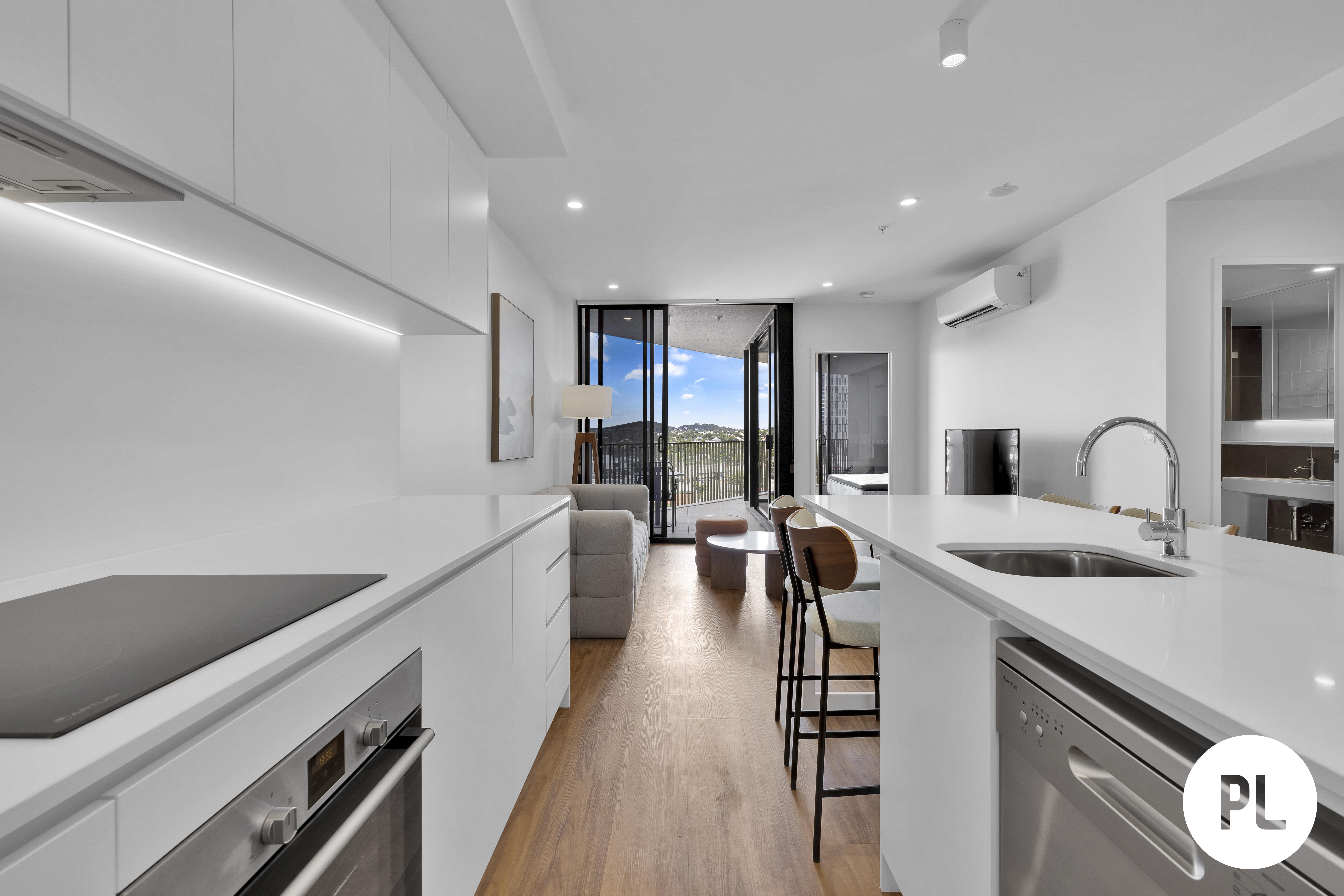 Furnished 1 bedroom - rooftop with pool, spa, sauna, steam room and ...