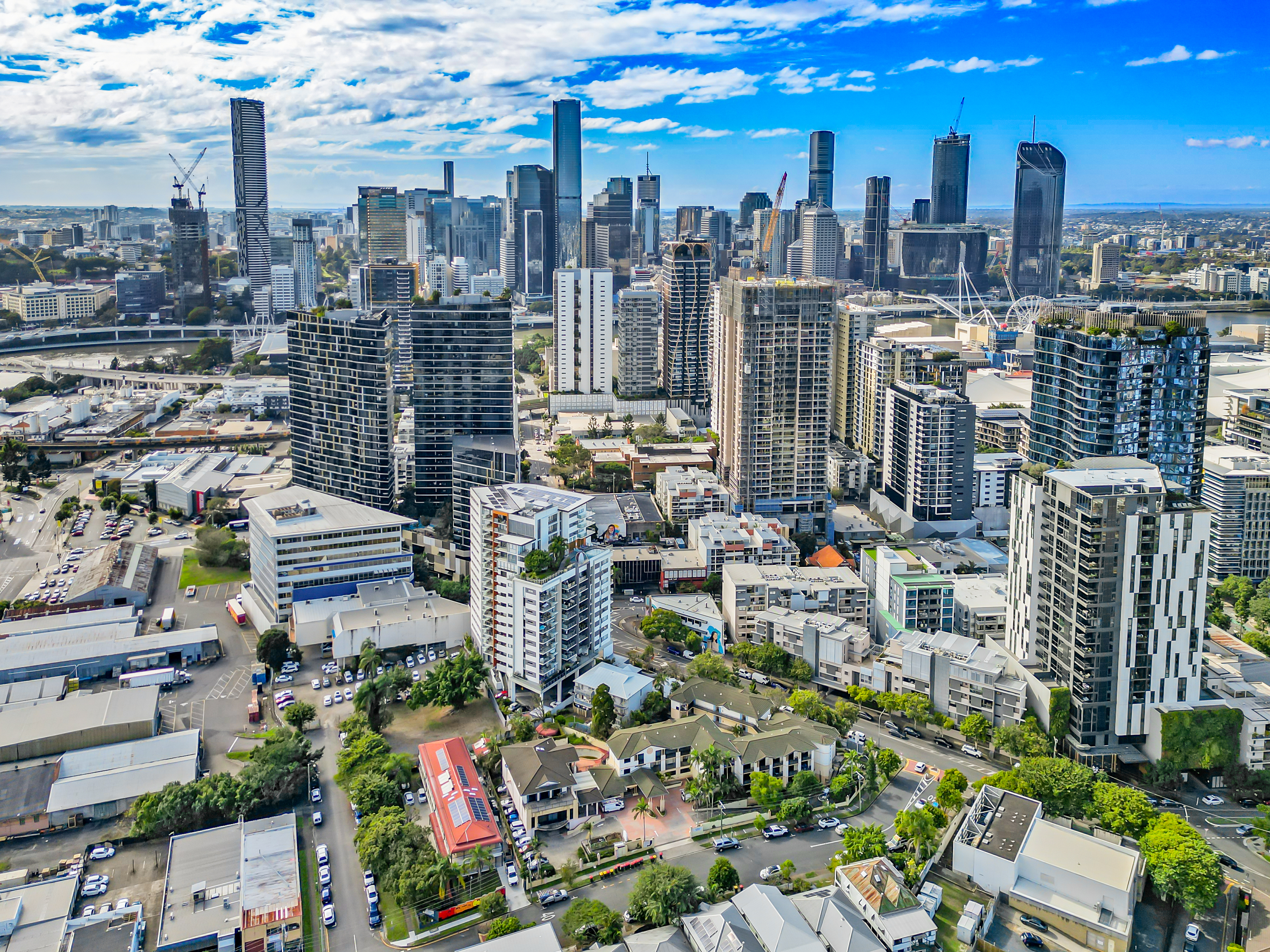 Perfect for students! Private studios in South Brisbane, utilities ...