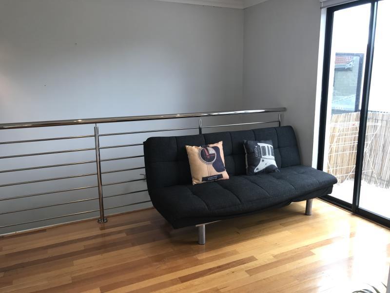 ABOVE GARAGE FULLY FURNISHED & EQUIPPED STUDIO!!!! - Property West
